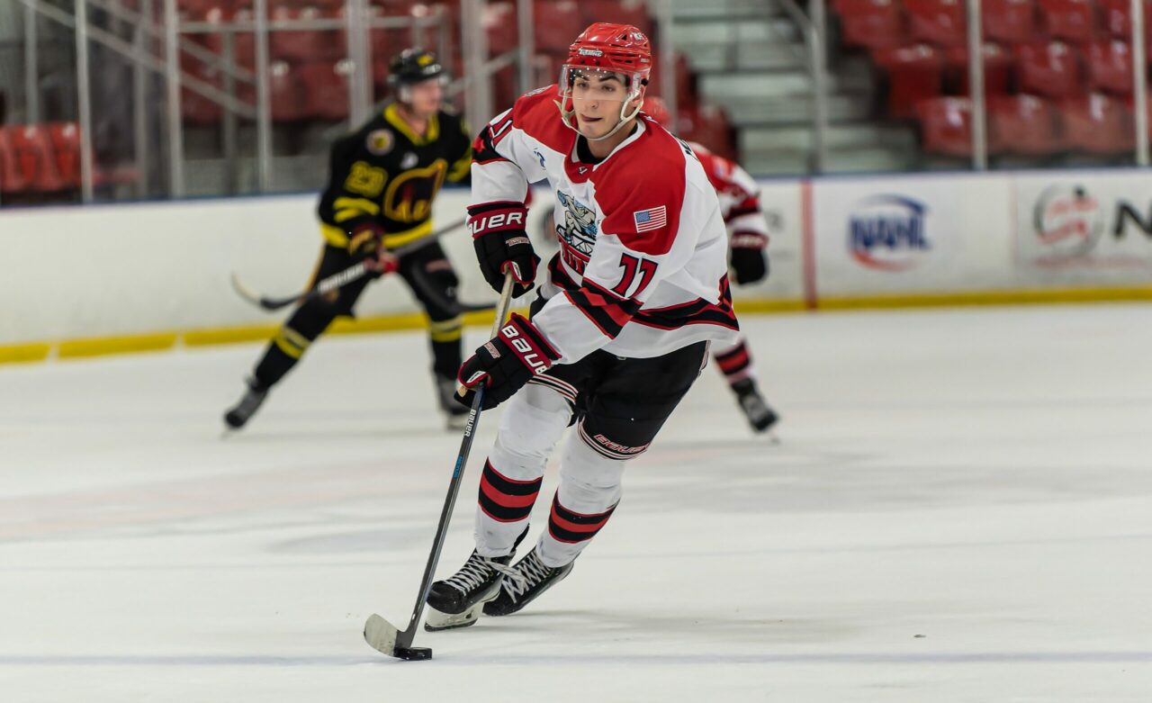 Young named NAHL Forward of the Month for December - NEW JERSEY TITANS